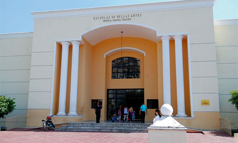 Hairspray and Fame at newly renovated Manuel Rueda Hall | DR1.com