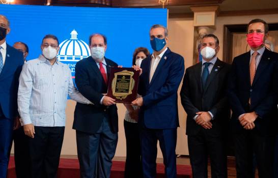 Felipe Vicini recognized for making a difference in sports | DR1.com