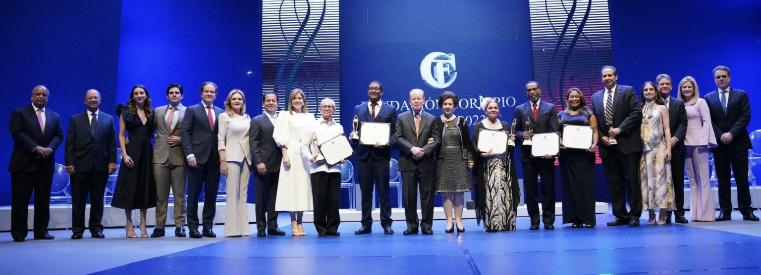 Corripio Awards to Science and the Arts | DR1.com