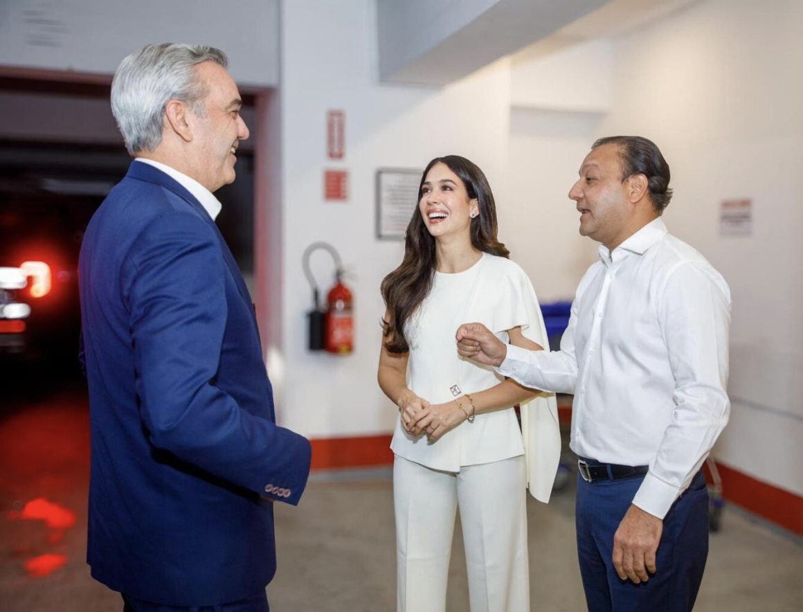 President meets with second runner up Abel Martinez | DR1.com