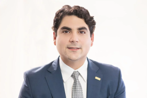 President names Hostos Rizik at RD Vial Trust | DR1.com