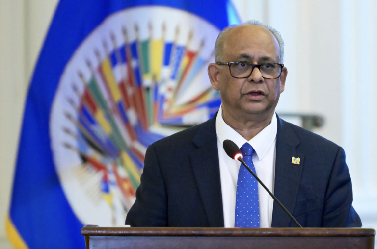 OAS elects its first Caribbean secretary general, Albert Ramdin | DR1.com