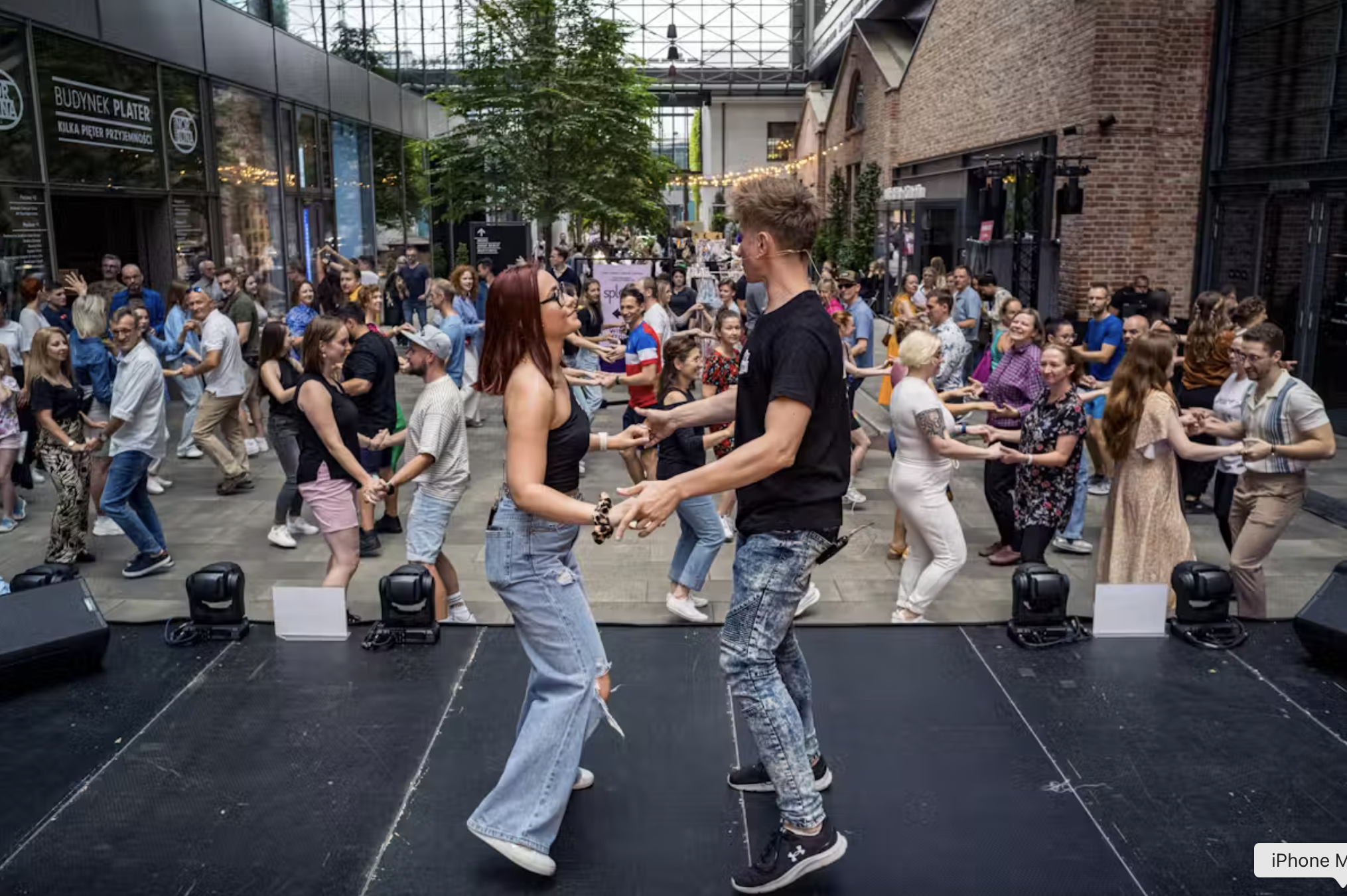 Leading artists take the catchy bachata beat global | DR1.com