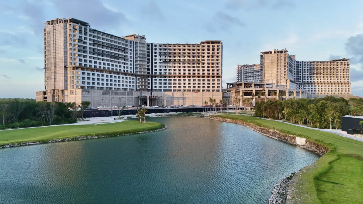 Moon Palace builds the country’s high-rise all-inclusive resort in ...