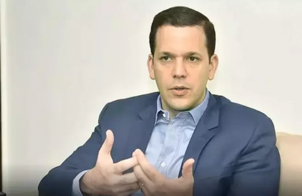 Hugo Beras resigns running for mayor for the National District, lots of ...